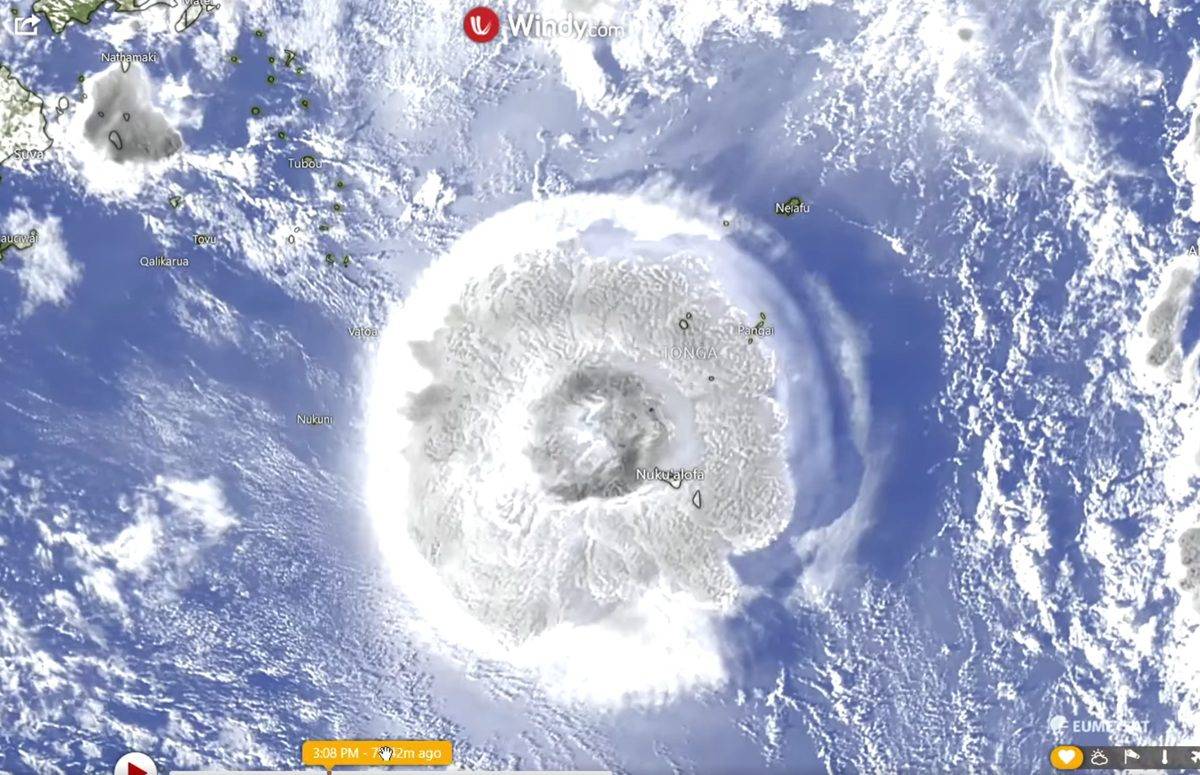 Hunga Tonga volcano eruption 2022: volcanic ash cloud, Pacific Ocean ...